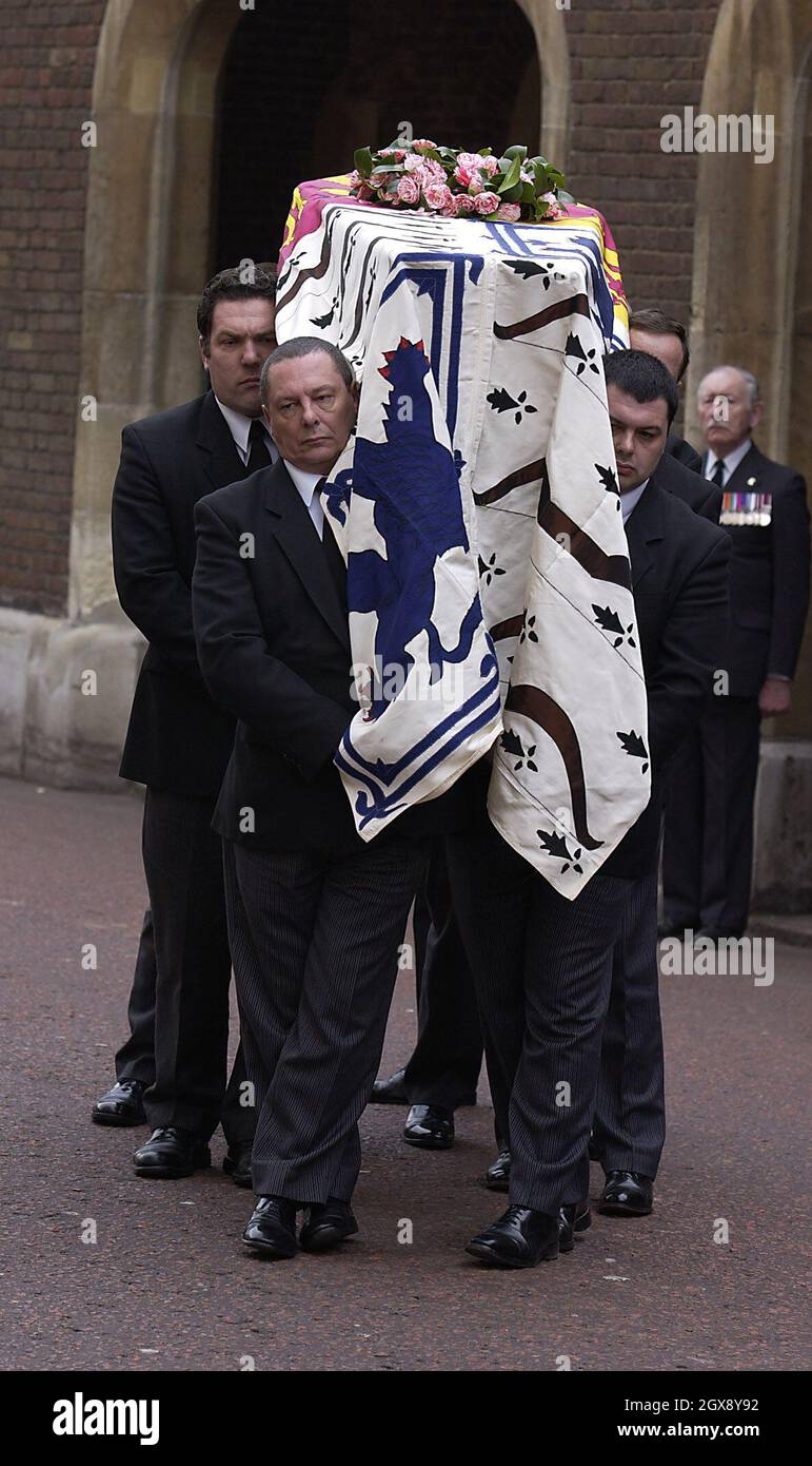 The Queen Mothers coffin arriving at St James Chapel Deans Residence ...