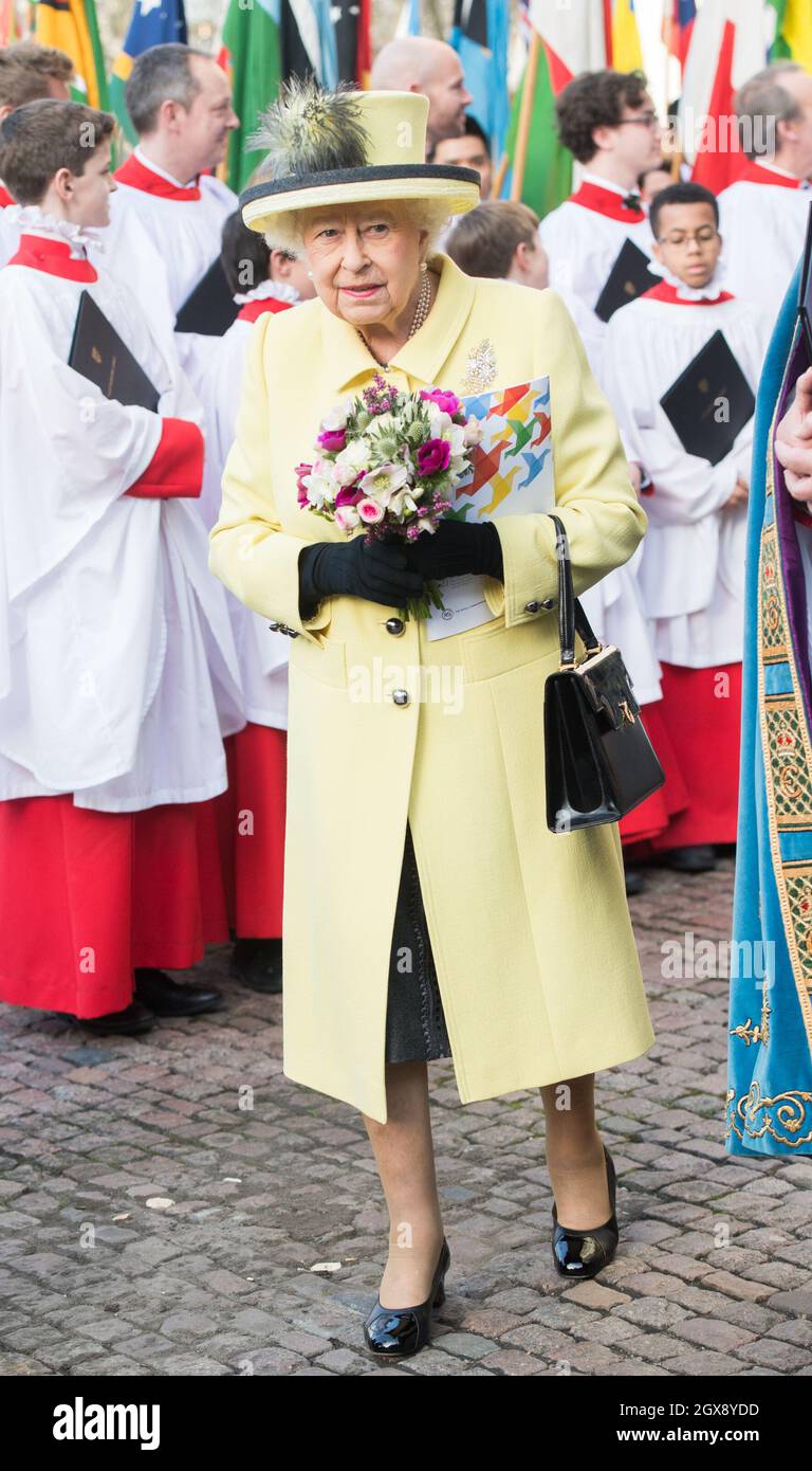 Royal commonwealth full length royals royalty hi-res stock photography ...