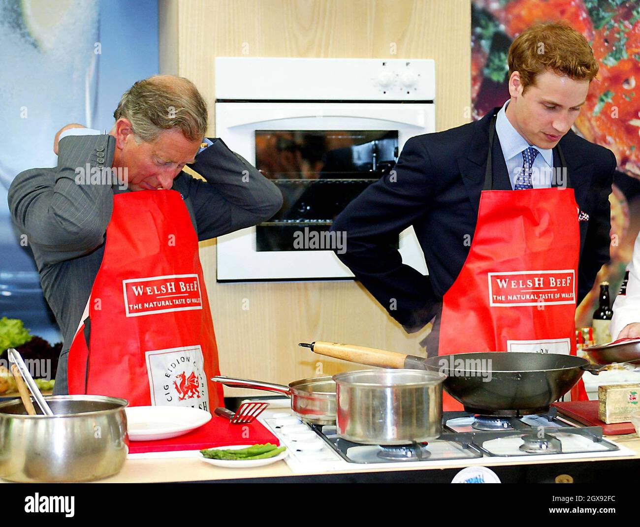 Prince William tries his hand at cooking with his father The Prince of ...