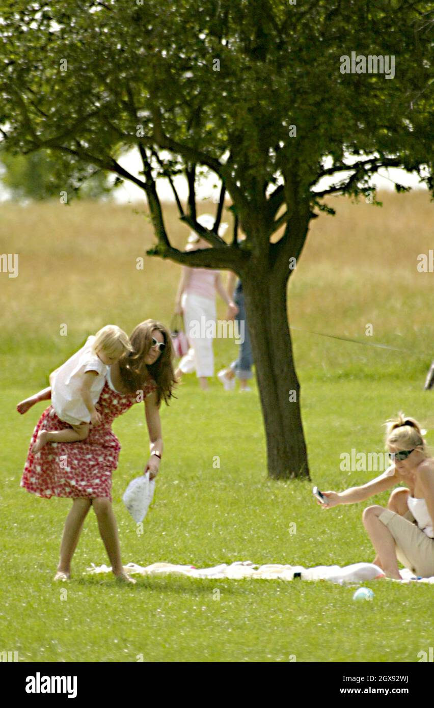 Jools Oliver pictured relaxing on Primrose Hill with friends and her ...
