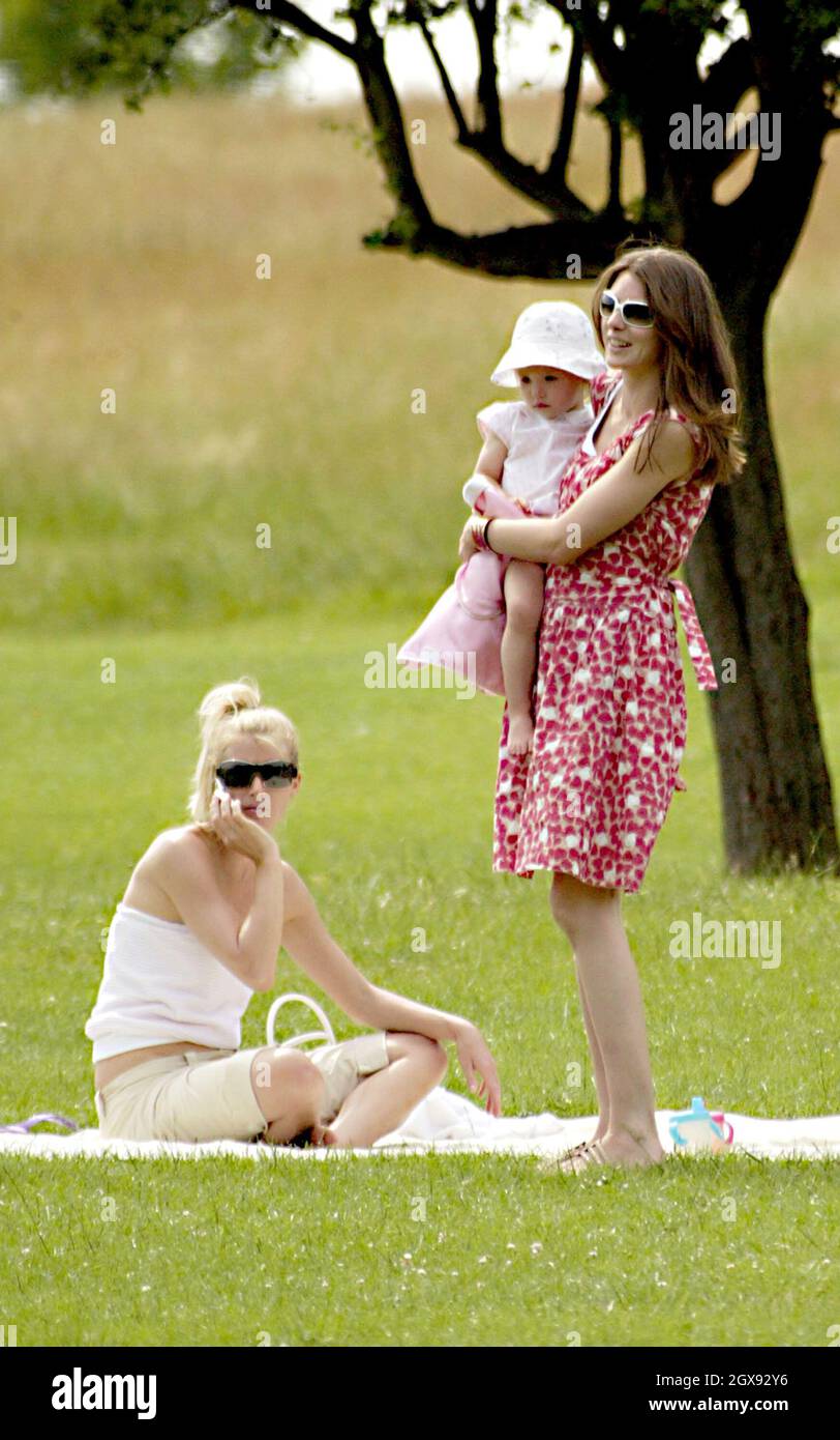Jools Oliver pictured relaxing on Primrose Hill with friends and her ...