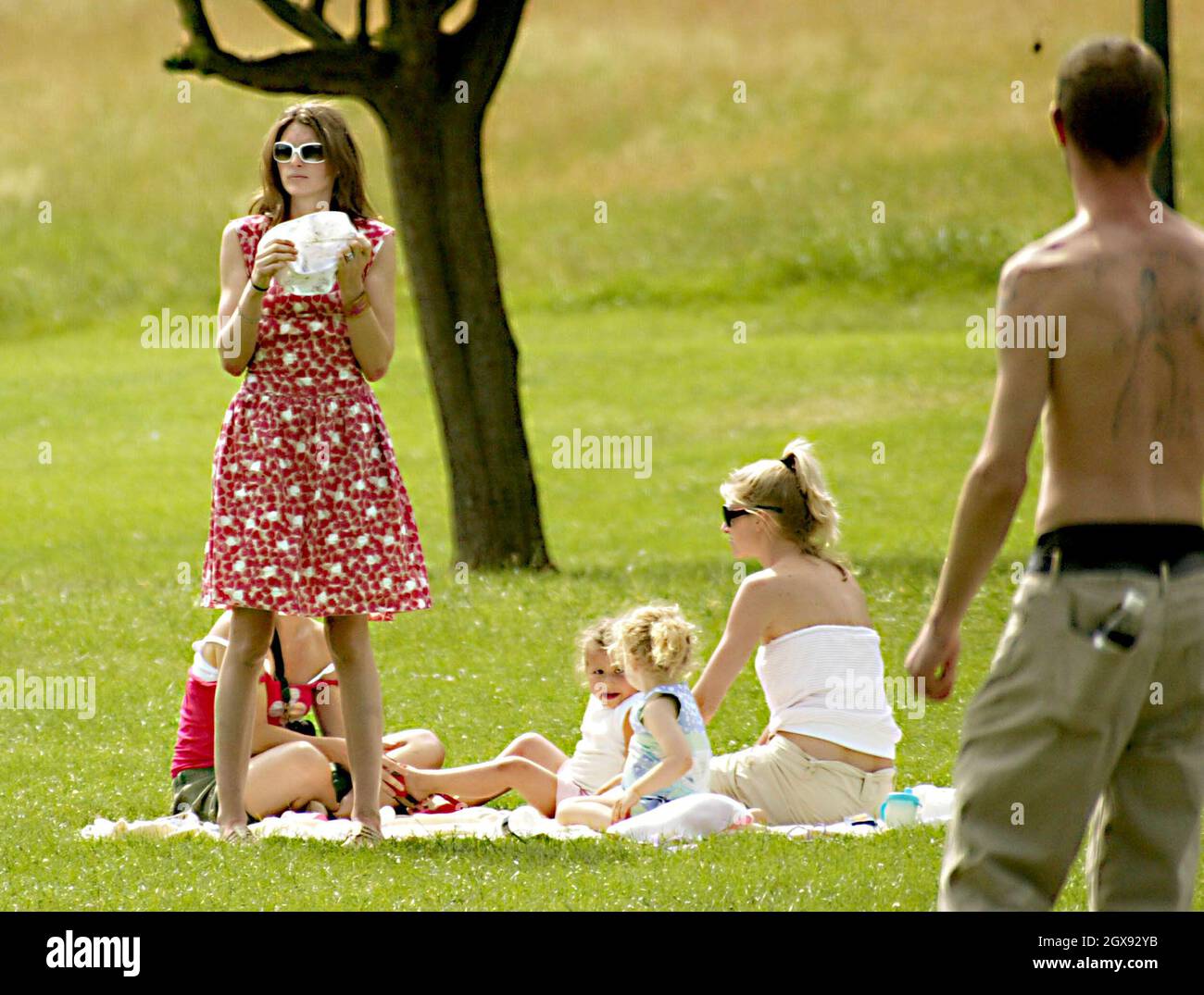 Jools Oliver pictured relaxing on Primrose Hill with friends and her ...