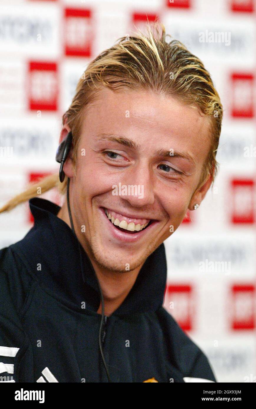 Real Madrid's Guti Gutierrez smiles during a press conference at Tokyo ...