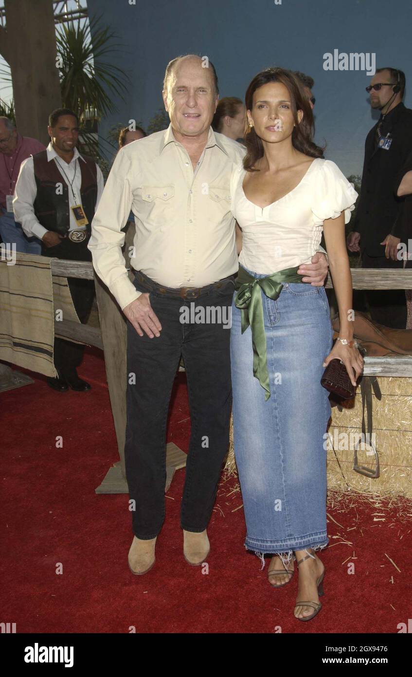 Robert Duvall Wife Age Difference