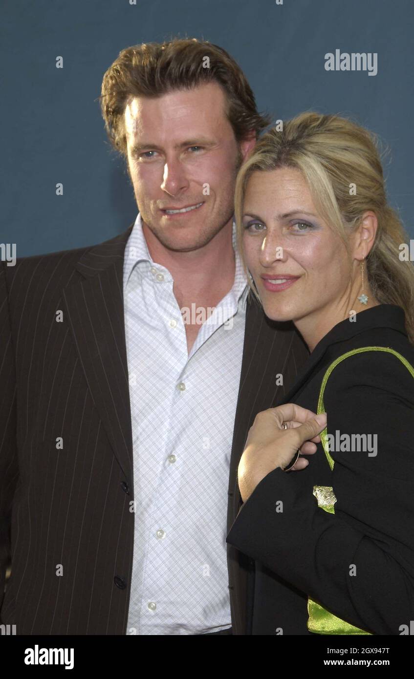 Dean McDermott at world premiere of movie Open Range Stock Photo - Alamy