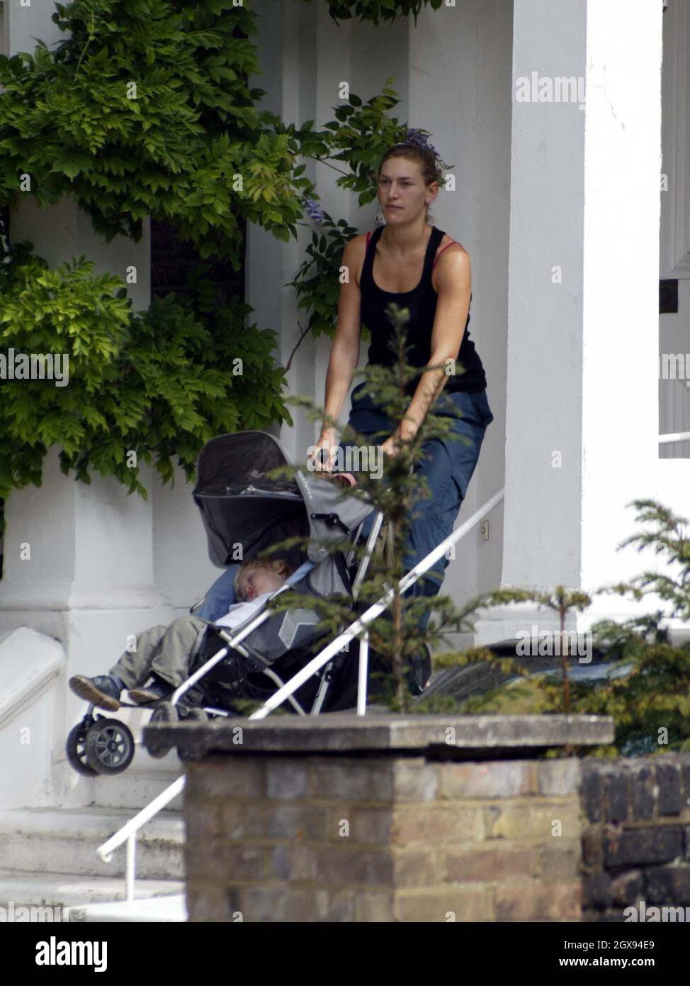 Beth Winslet, Kate Winslet's sister, takes Kate's baby daughter, Mia ...