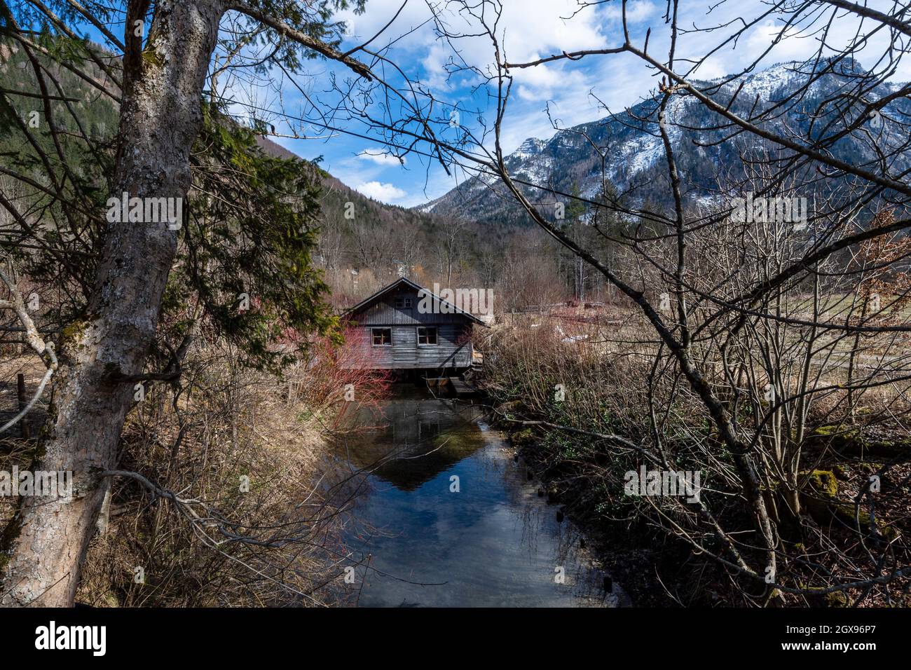 winter hike on the Lunzersee Stock Photo - Alamy