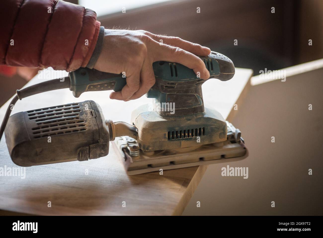 Man sanding wood using machine hi-res stock photography and images - Alamy
