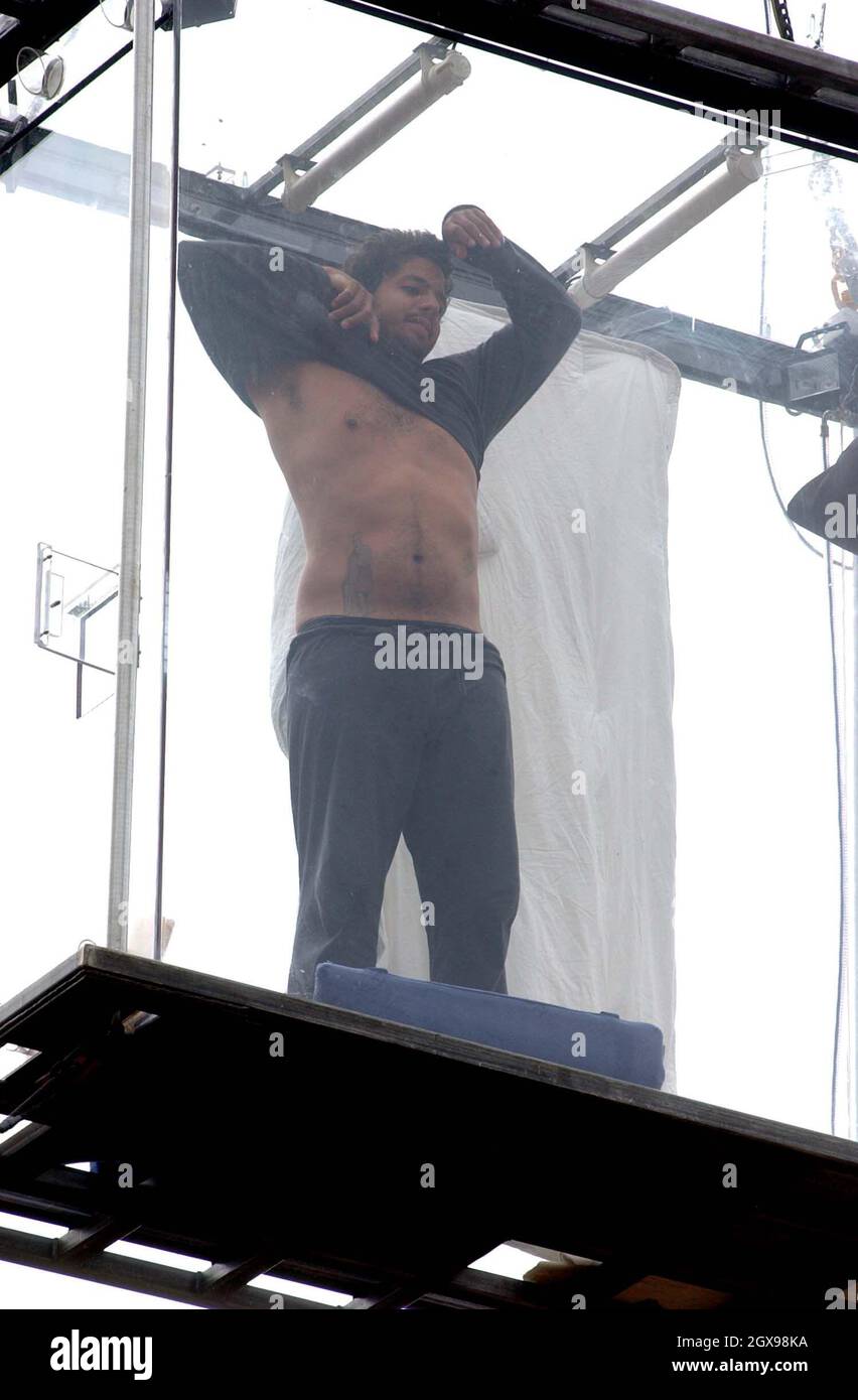 David Blaine in the glass box for his latest stunt spending 44 days ...