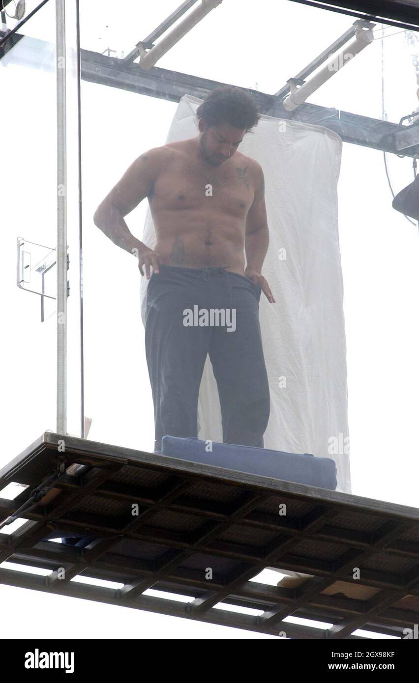 David Blaine in the glass box for his latest stunt spending 44 days ...