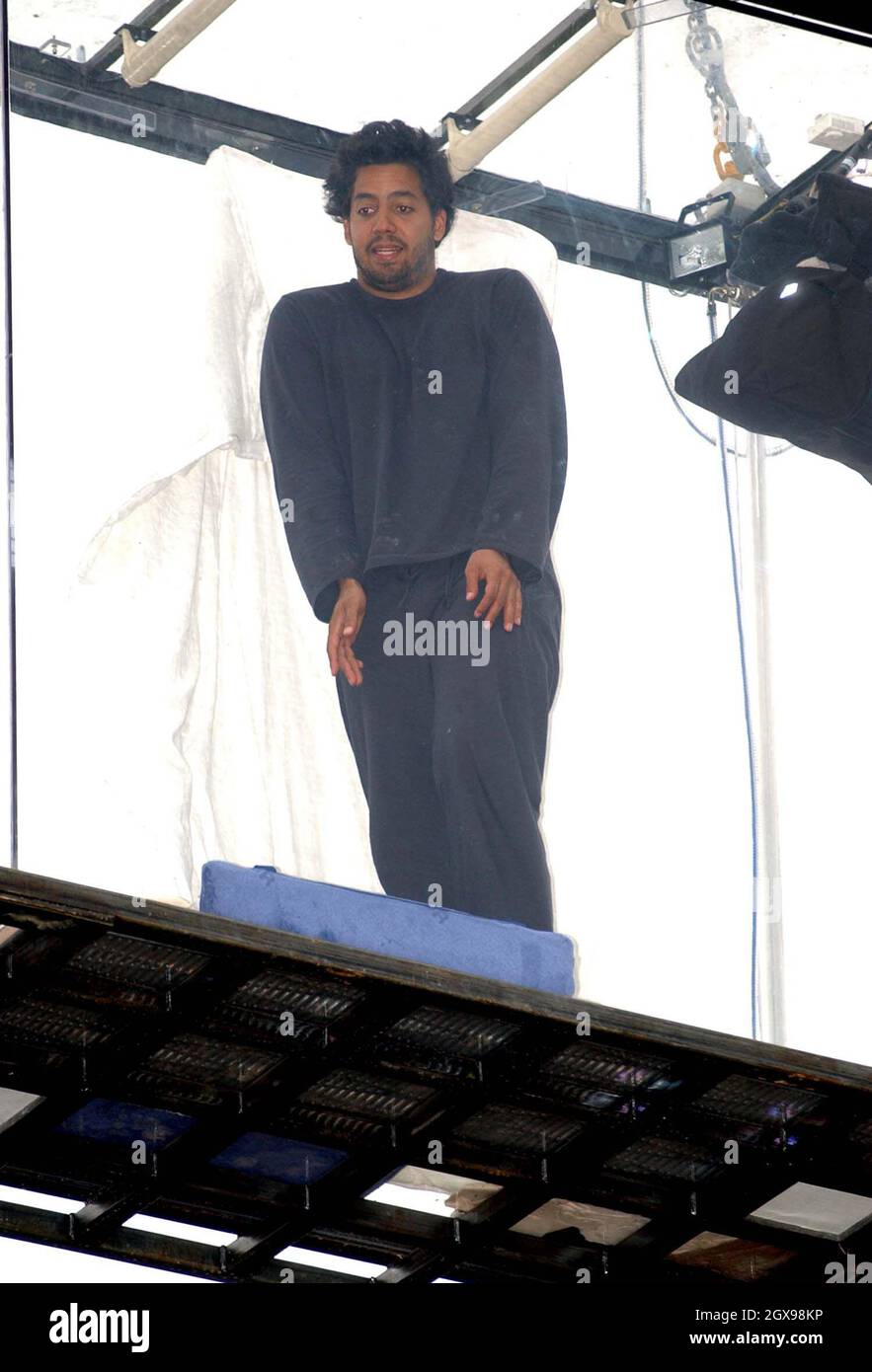 David Blaine in the glass box for his latest stunt spending 44 days ...