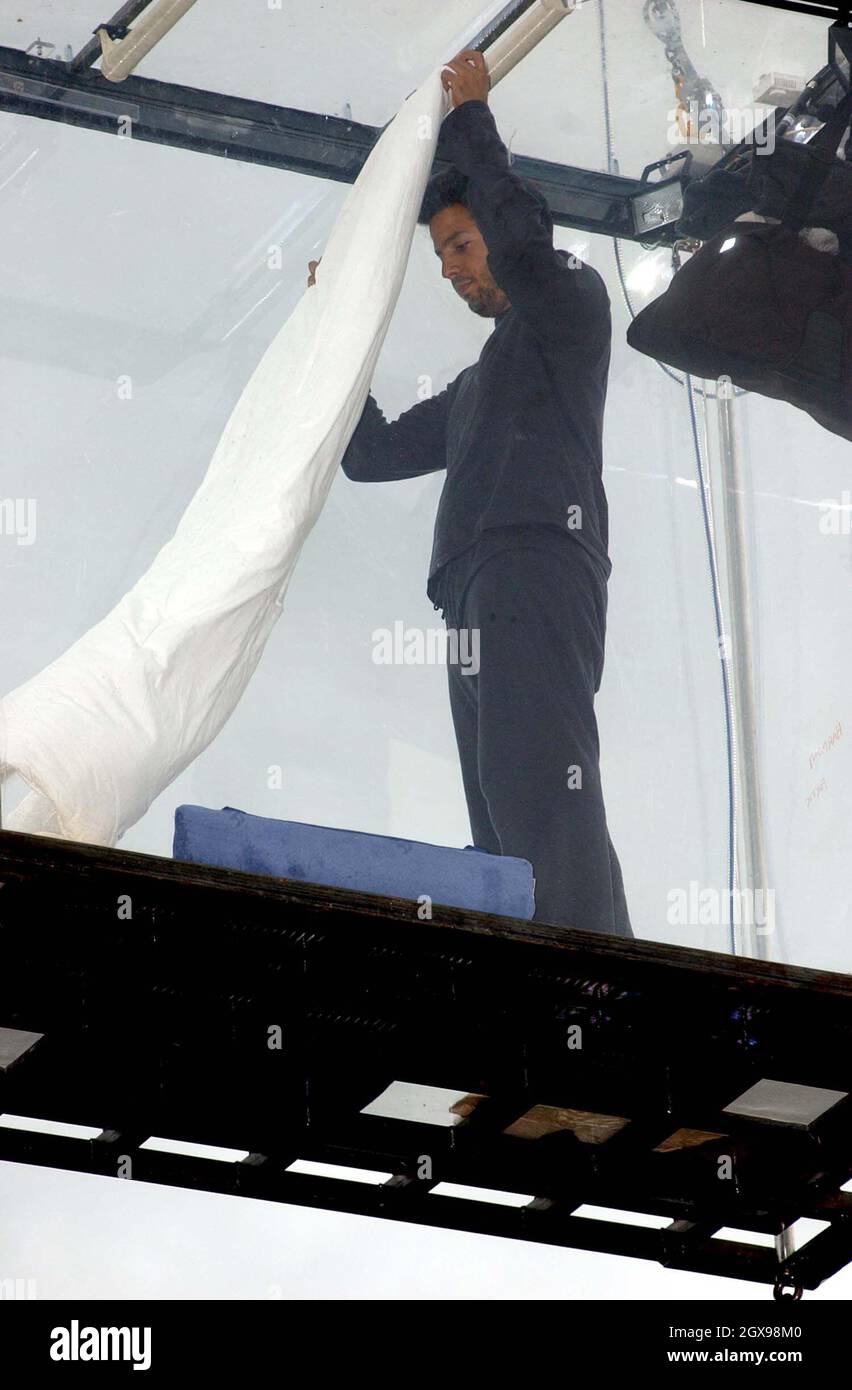 David Blaine in the glass box for his latest stunt spending 44 days ...
