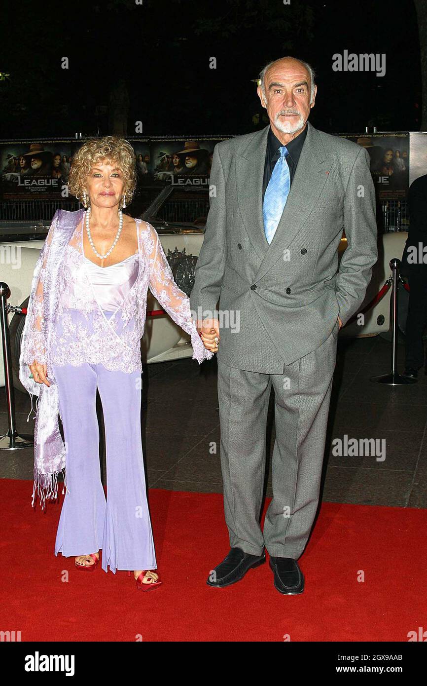 Sean Connery and wife at the film premiere of The LEAGUE of the ...