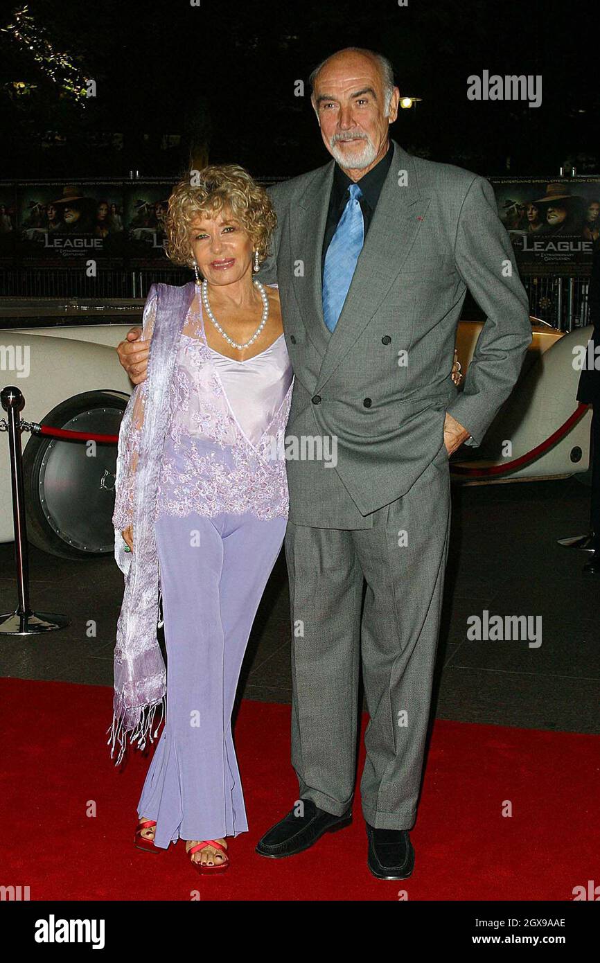 Sean Connery and wife at the film premiere of The LEAGUE of the ...