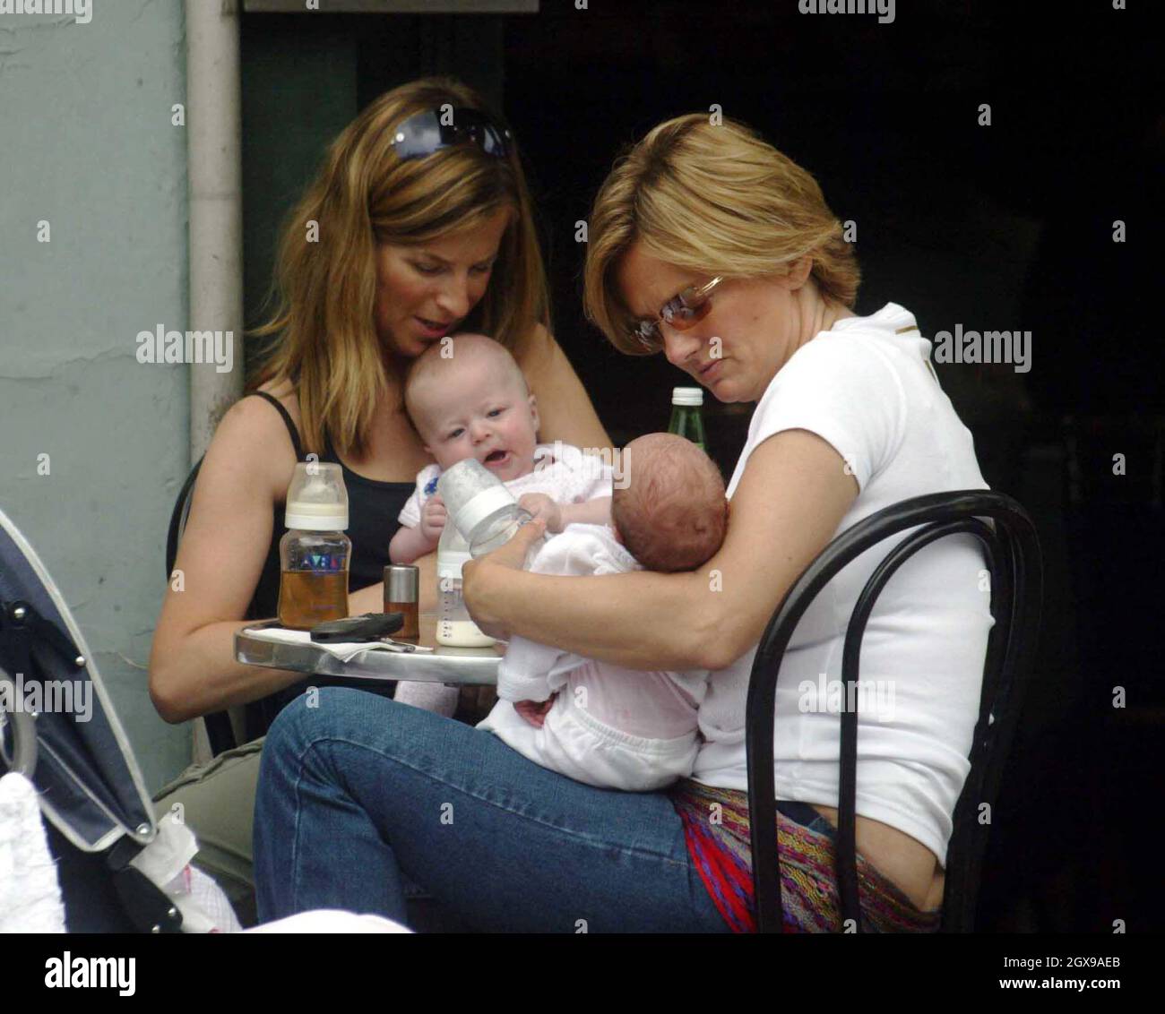 TV presenter Alice Beer does lunch and goes for a stroll with her newly ...