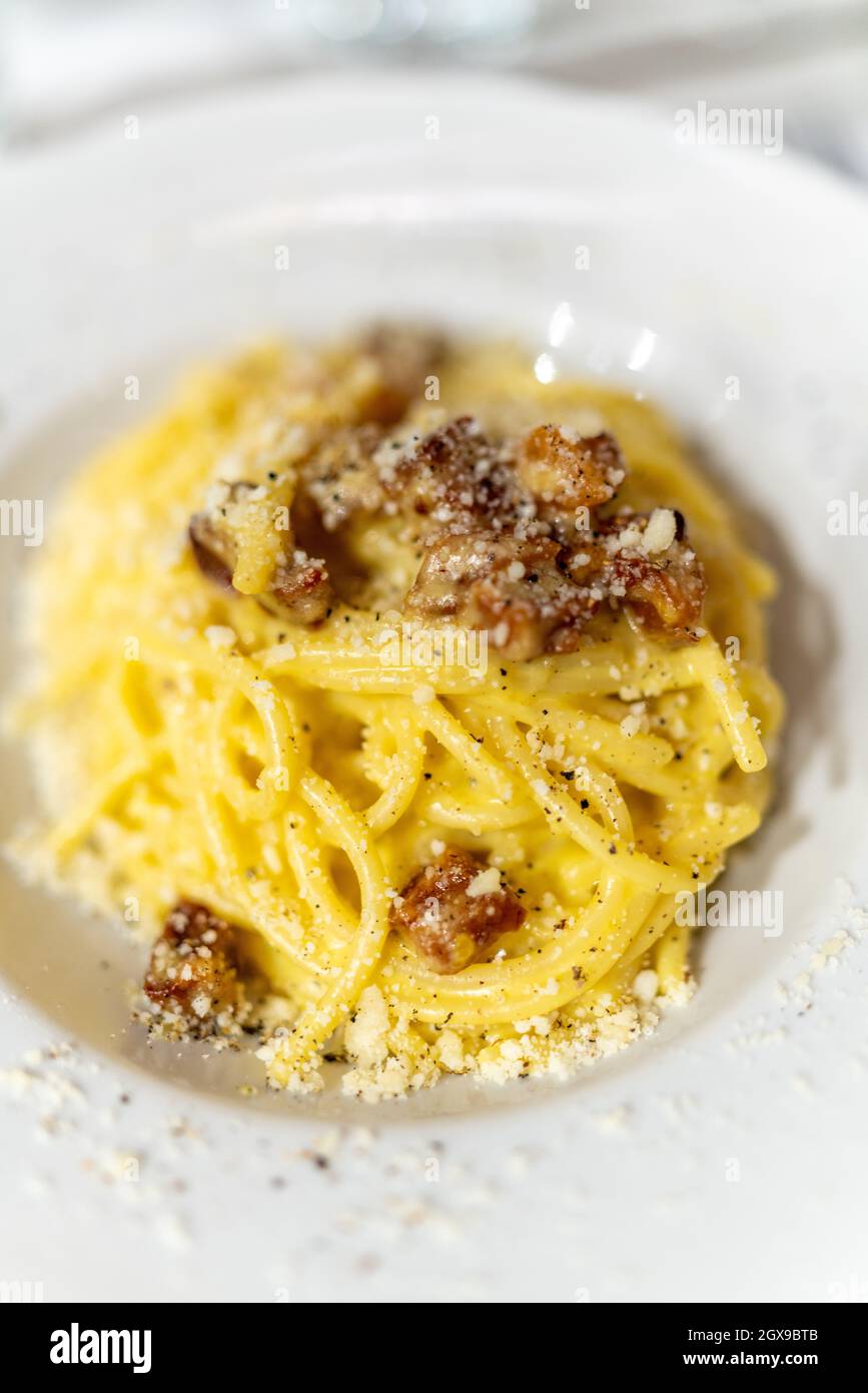 Spaghetti alla Carbonara, original pasta receipt in Rome, Italy Stock ...