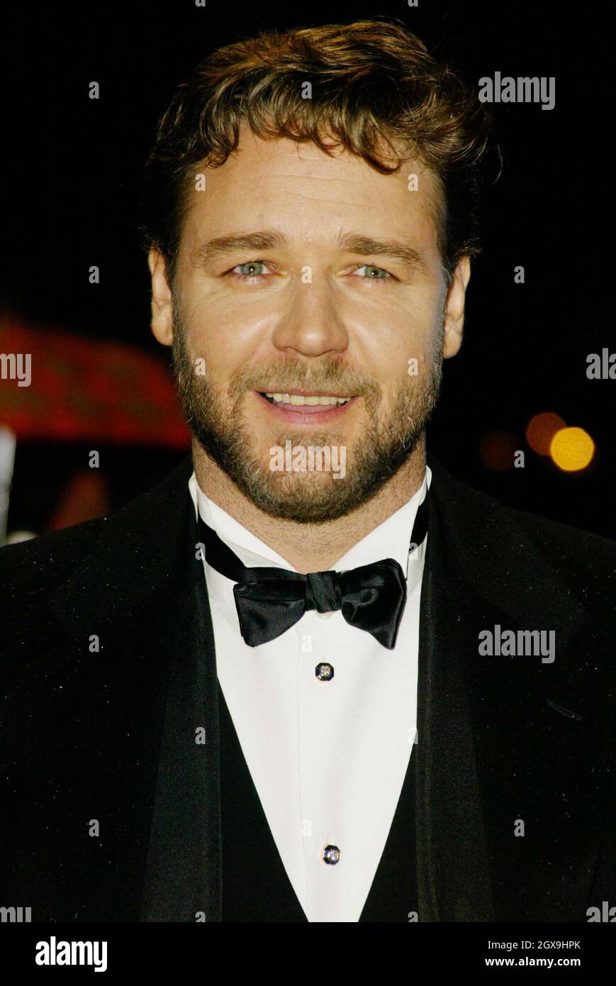 Russell Crowe at the premiere of Master and Commander at the Odeon ...