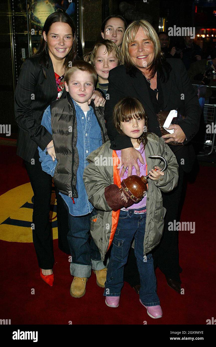 Linda robson and children hi-res stock photography and images - Alamy