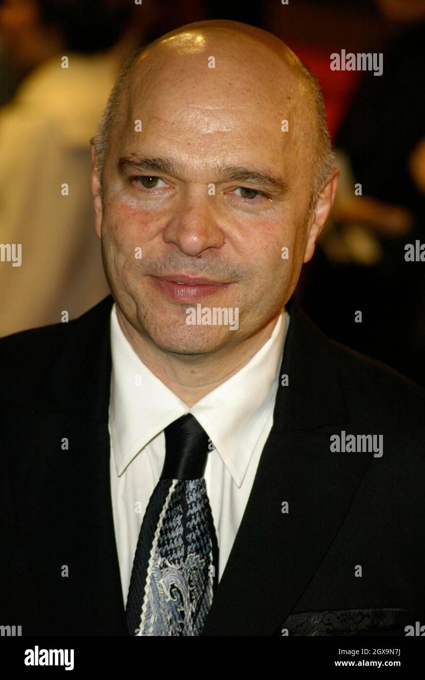 Anthony Minghella at the Royal European charity premiere of the movie ...