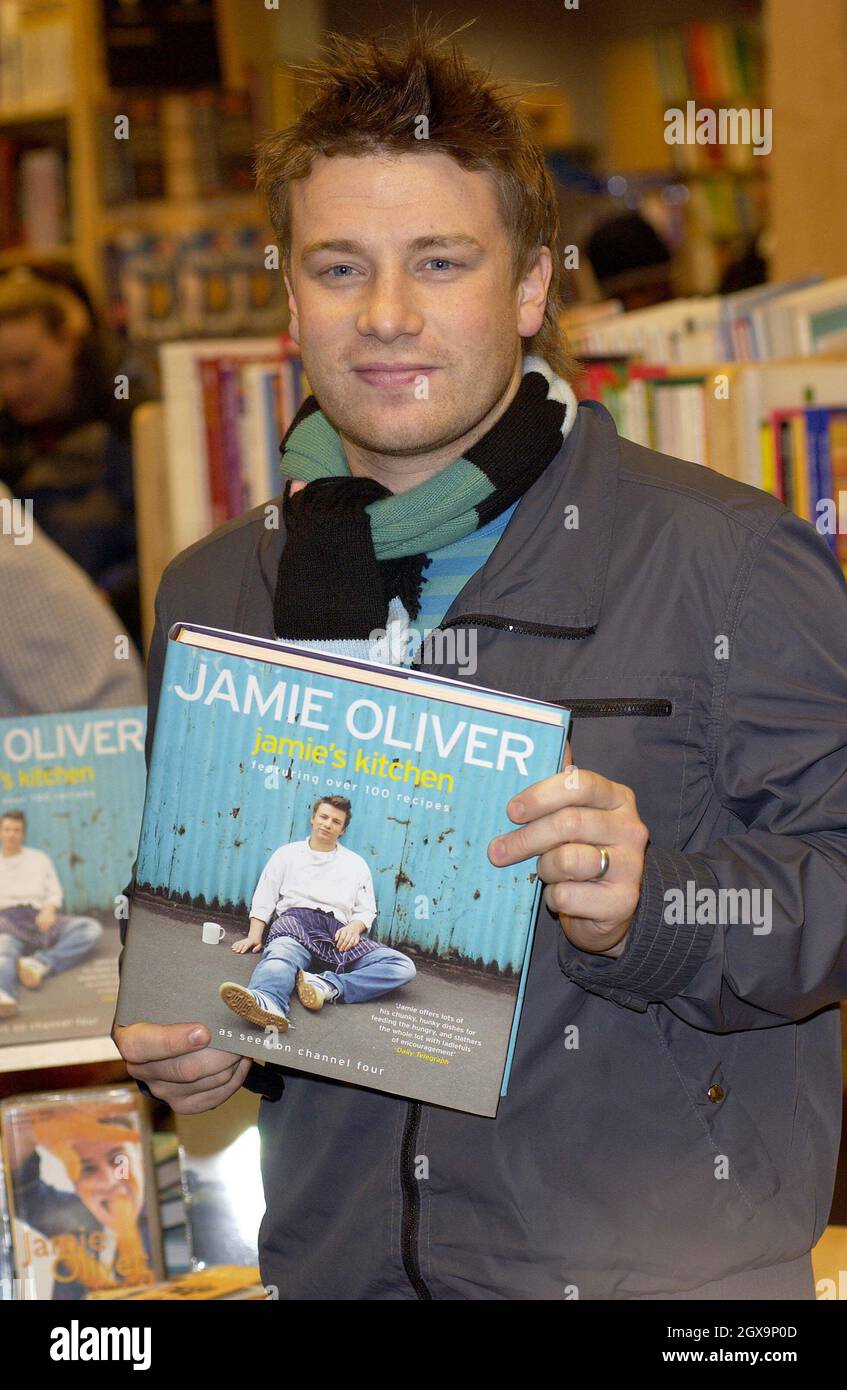 Jamie Oliver at a book signing for his bestselling cookbooks at Borders ...