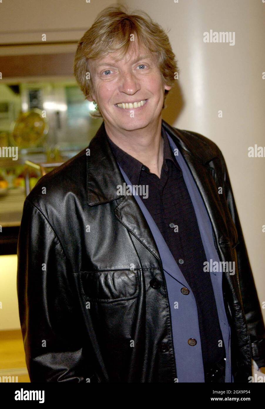Nigel lythgoe pop idol hi-res stock photography and images - Alamy