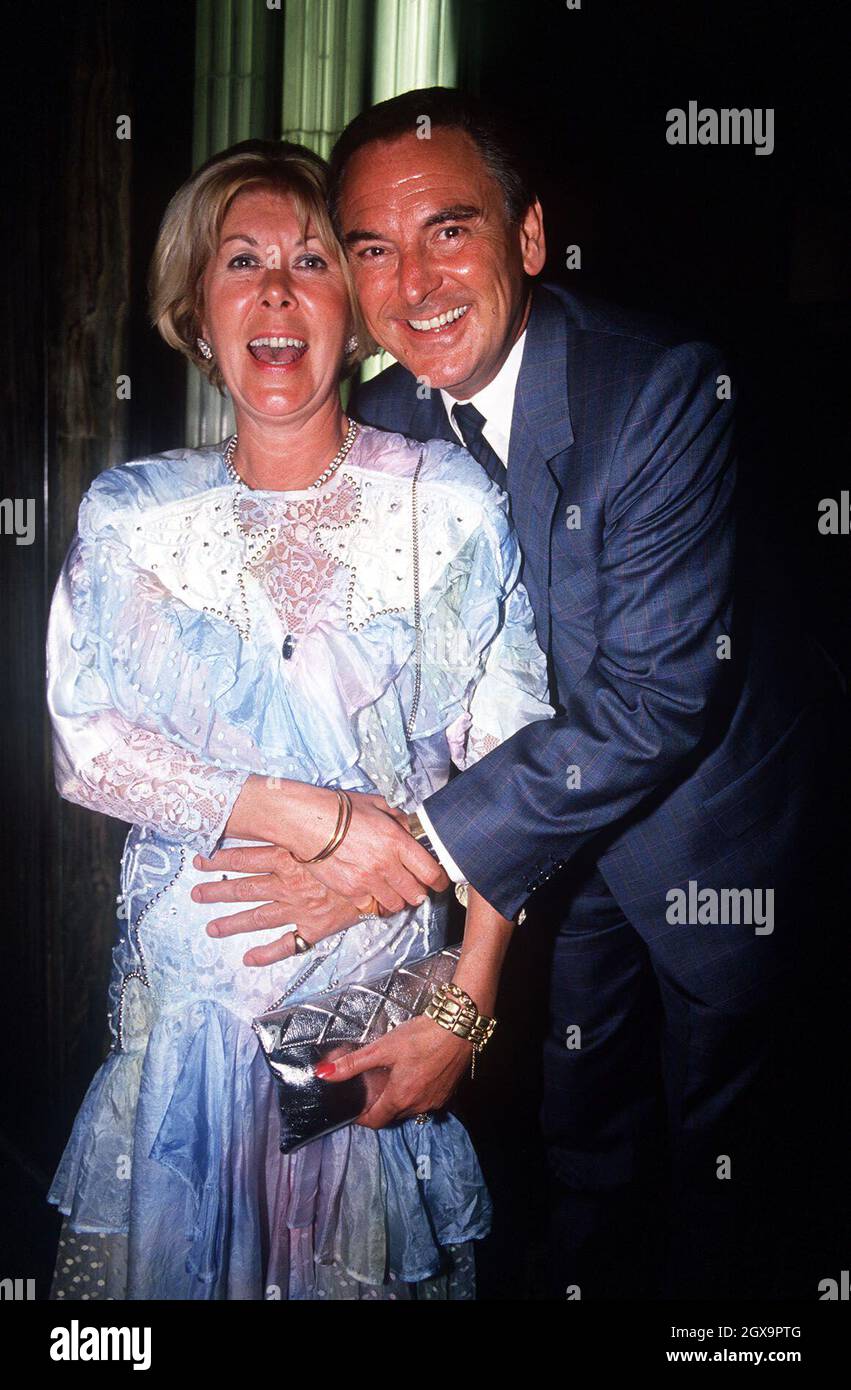 Veteran British comedian and TV host Bob Monkhouse has died at his ...