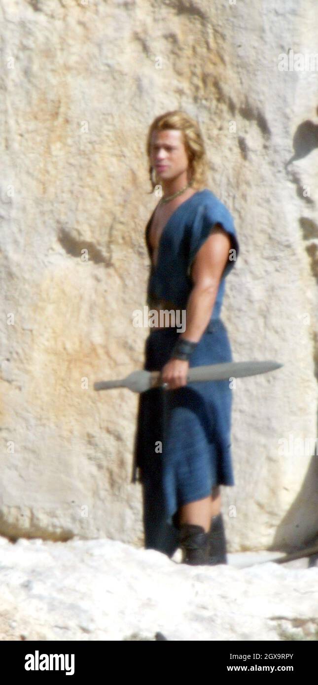 Brad Pitt on the set of Troy in Malta Stock Photo - Alamy
