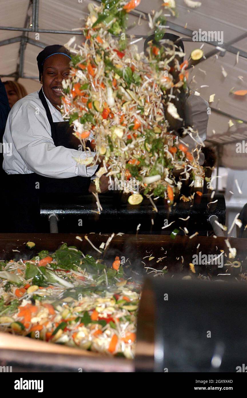 Top oriental chef Nancy Lam set the world record for the 'World's ...