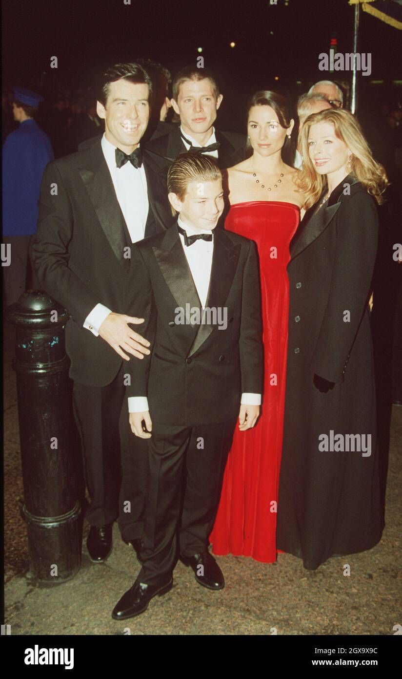 Pierce brosman with his family Stock Photo - Alamy