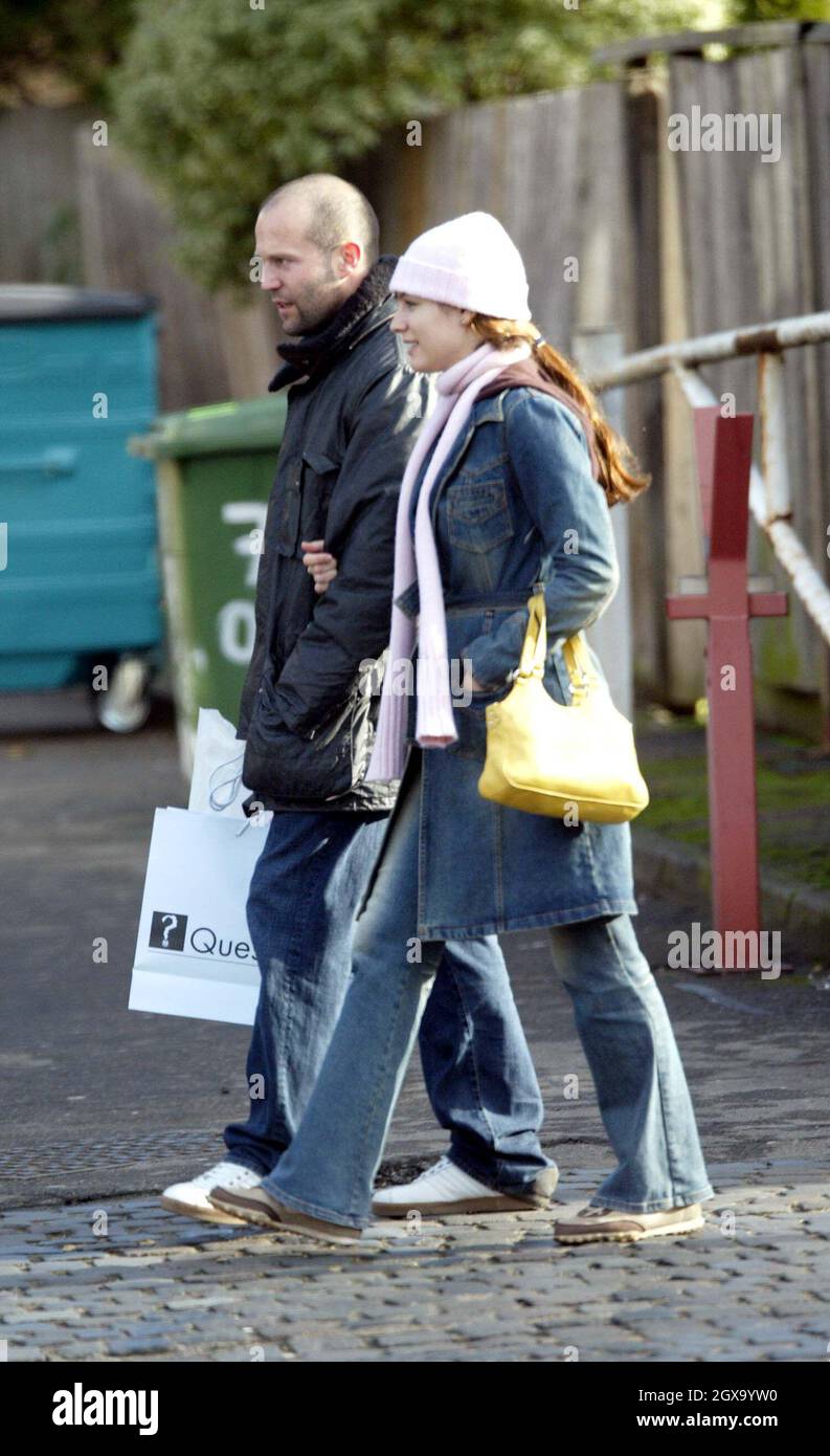 Kelly Brook and Jason Statham having breakfast then shopping in South ...