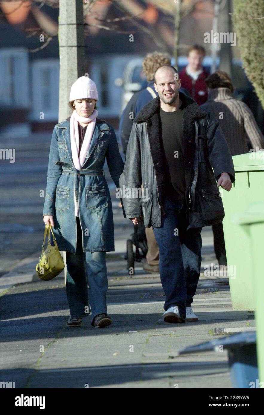 Kelly Brook and Jason Statham having breakfast then shopping in South ...