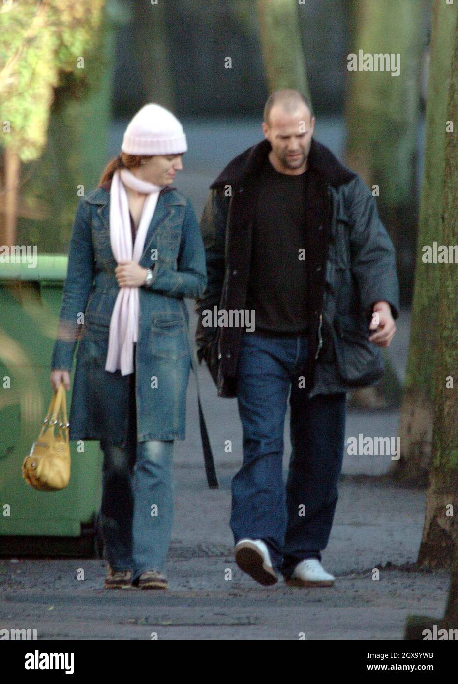 Kelly Brook and Jason Statham having breakfast then shopping in South ...