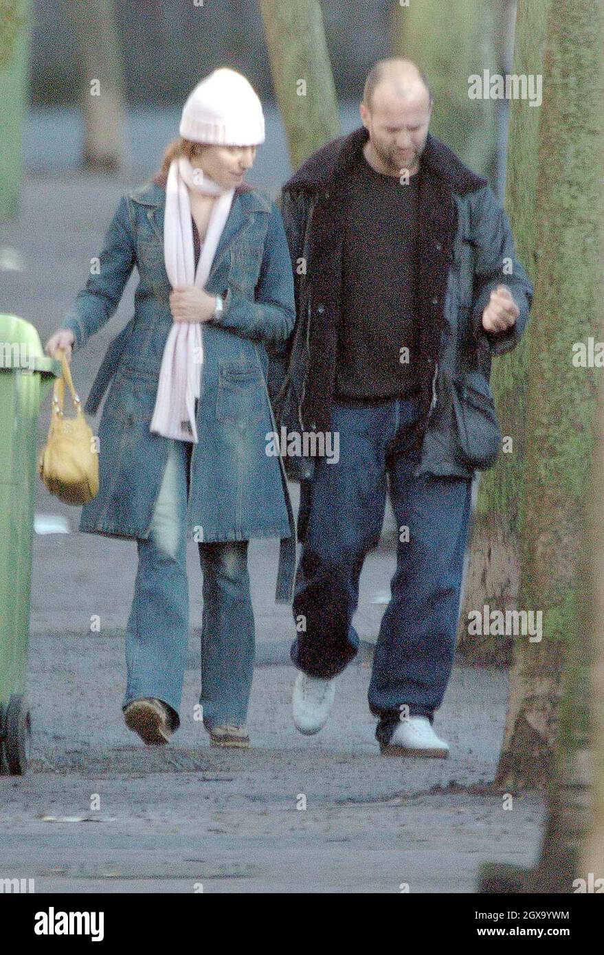 Kelly Brook and Jason Statham having breakfast then shopping in South ...