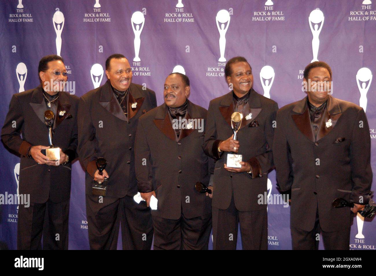 The Dells in the press room with their induction award at the 19th ...