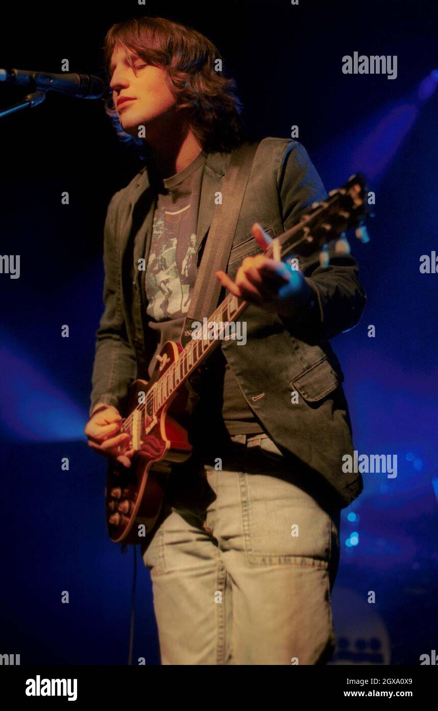 Starsailor perform hi-res stock photography and images - Alamy