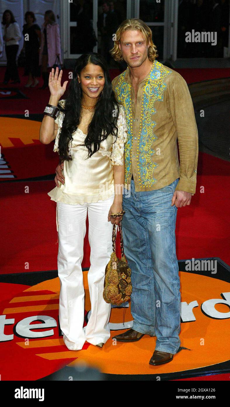 s arriving at the Brit awards 2004 Stock Photo - Alamy