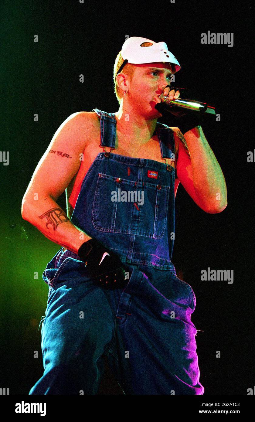 Eminem performing hi-res stock photography and images - Alamy