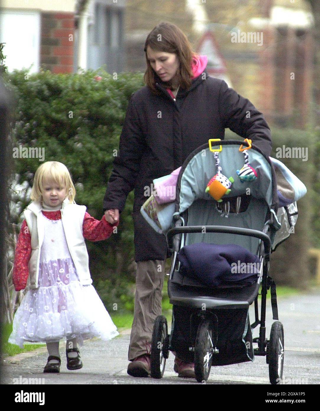 Helen Baxendale Biography