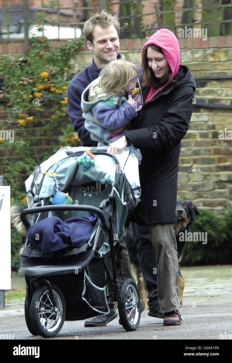 "Cold Feet" Star Helen Baxendale out for a stroll with her daughter ...