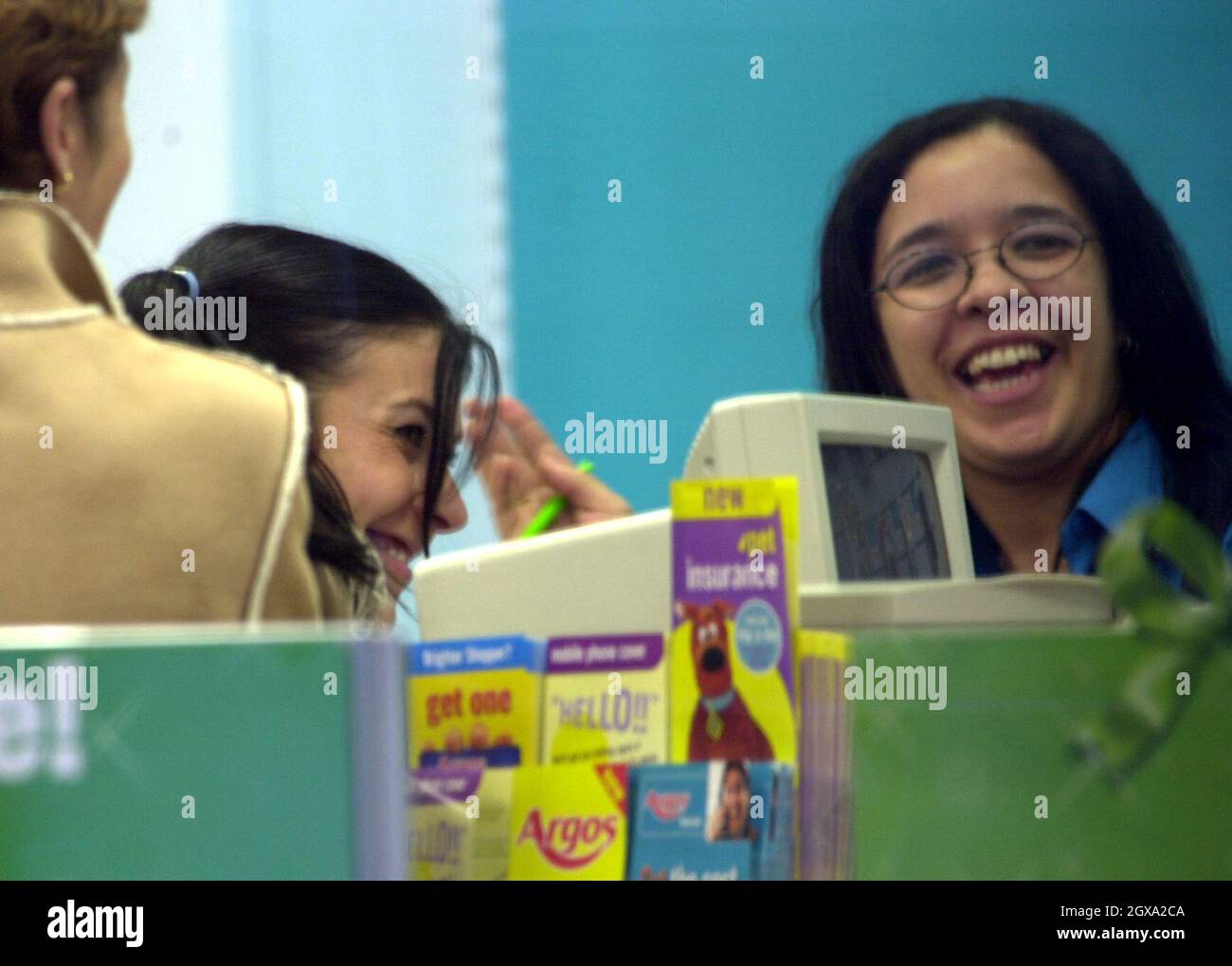 Ex Hearsay singer and wife to Jack Ryder, Kym Marsh Xmas shopping with ...