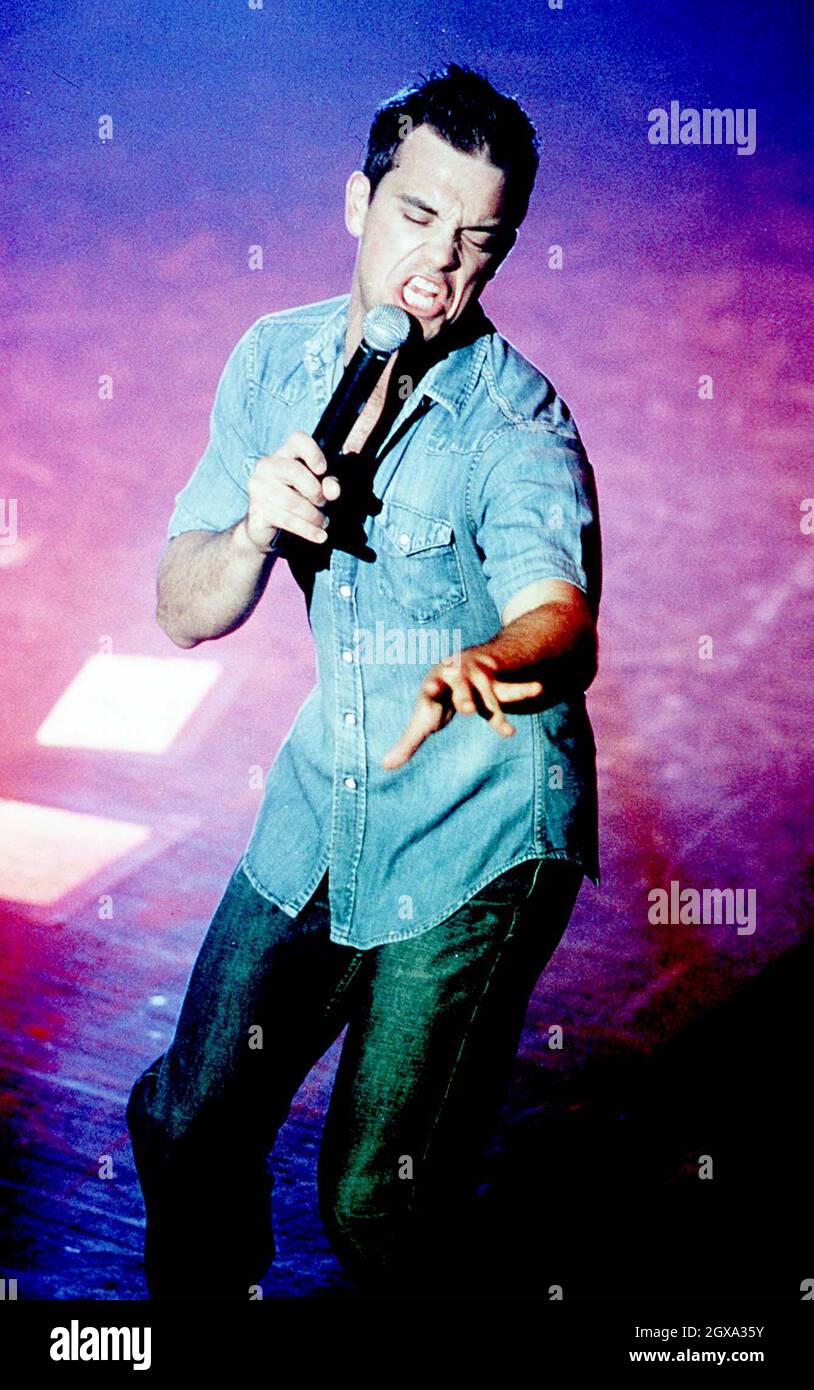 ROBBIE WILLIAMS IN CONCERT, NEW ZEALAND Stock Photo - Alamy