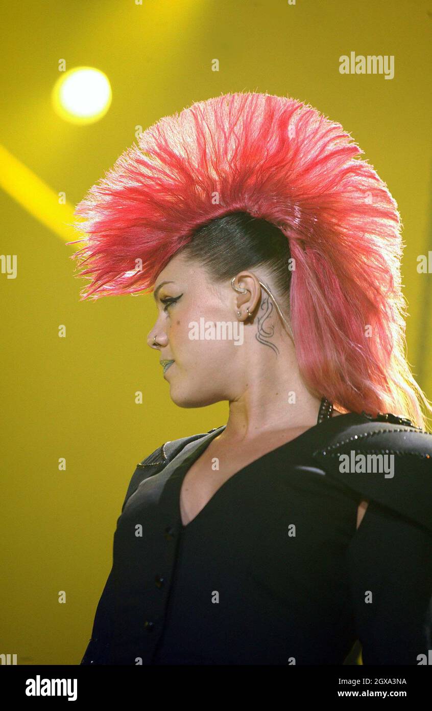 Wembley arena in london hi-res stock photography and images - Alamy