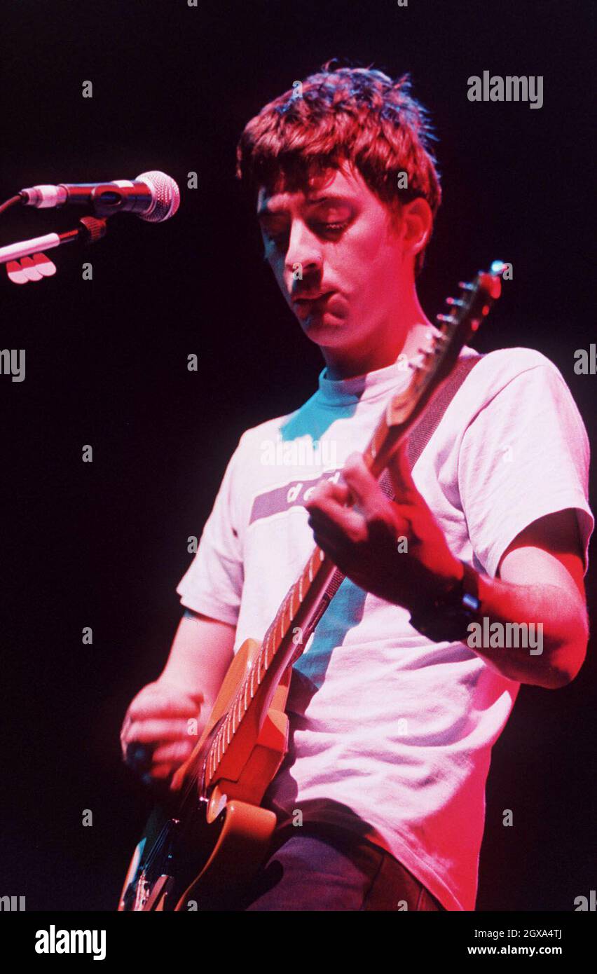 Graham Coxon High Resolution Stock Photography and Images - Alamy