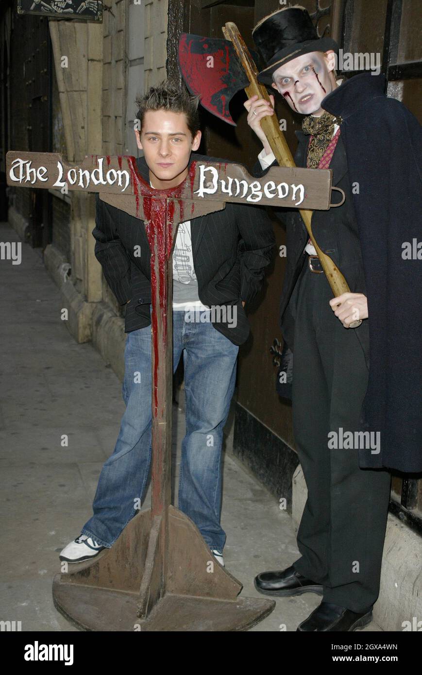 London dungeon boat hi-res stock photography and images - Alamy