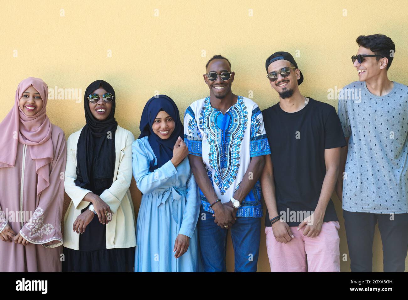 Group smiling people pakistan hi-res stock photography and images - Alamy