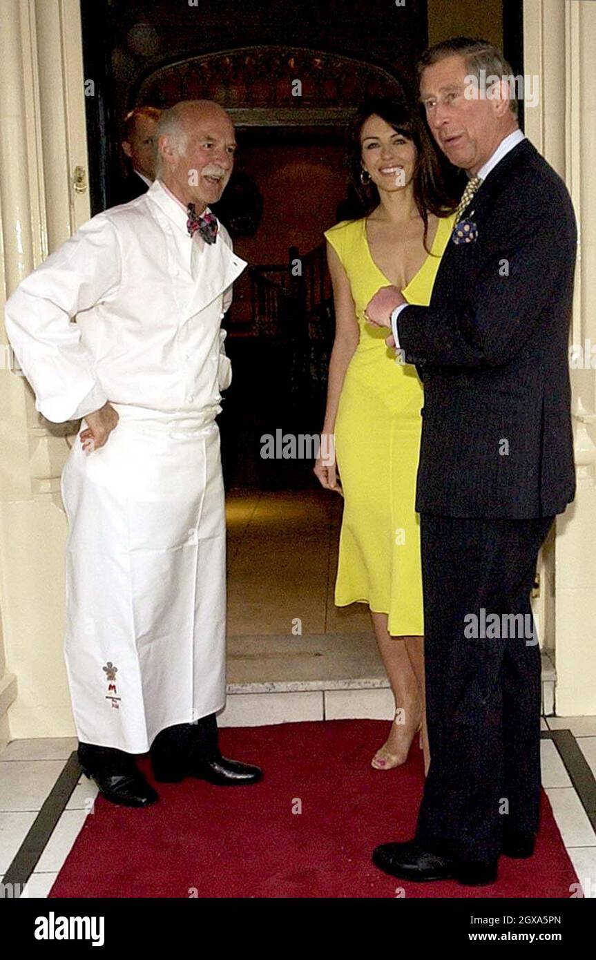 Winners cheque hi-res stock photography and images - Alamy