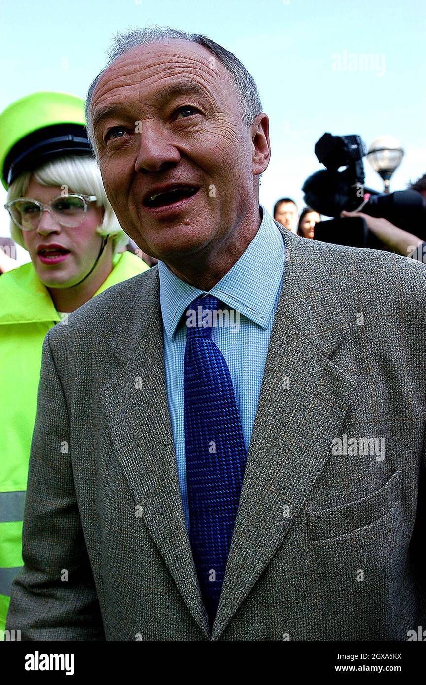 Ken Livingstone makes a speech before he cuts the ribbon at the start ...