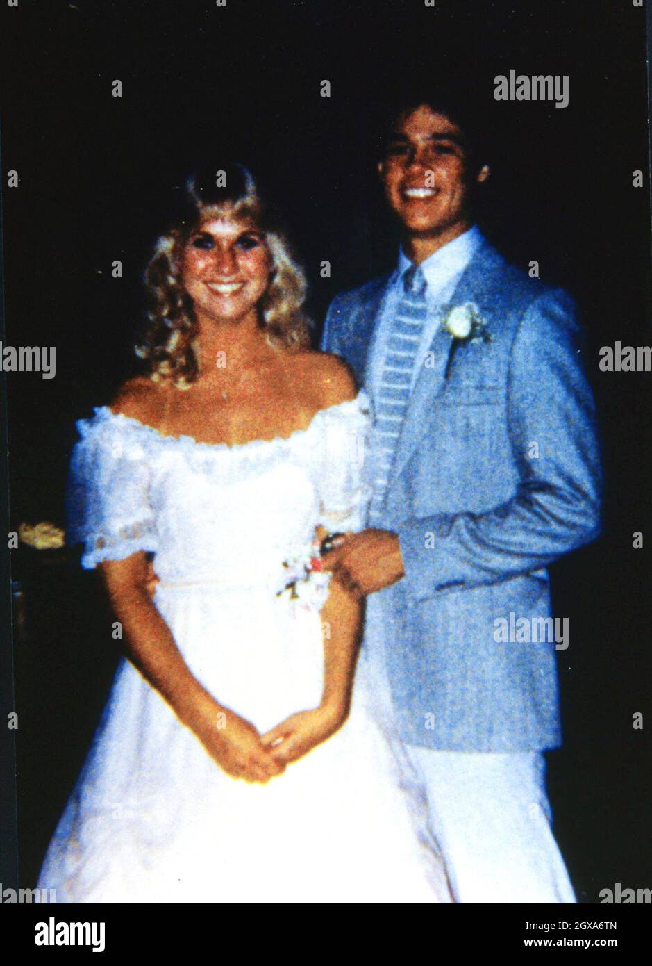 Brad Pitt with Kim Hubbard as a teenager at school prom Stock Photo - Alamy