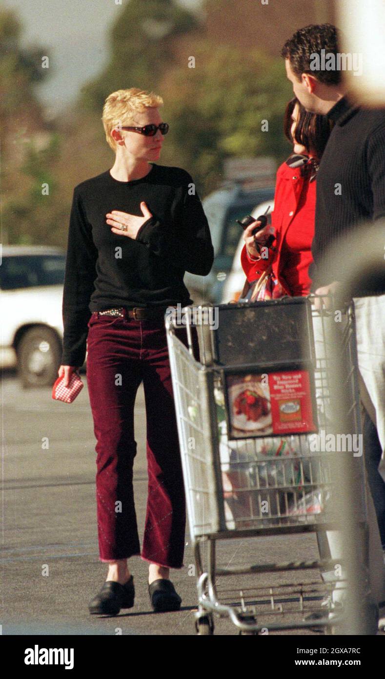 Cate blanchett on her return to LA to resume filming on her new movie ...