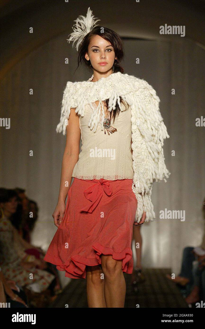 Lisa B, Holly Branson, Hannah Sandling, Alice Deen and Emily Crompton ...